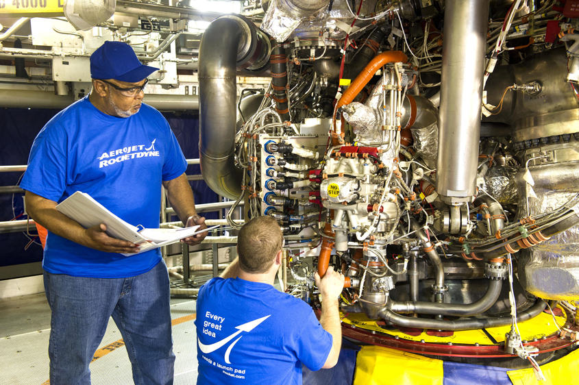 NASA Tests New Engine Controller for First Space Launch System Flight ...