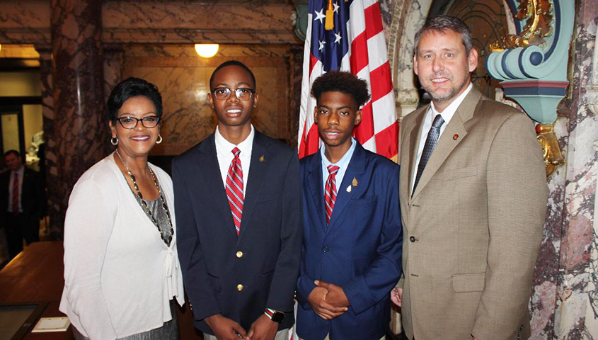 Allen and McKennie Serve as MS Senate Pages - MageeNews.com