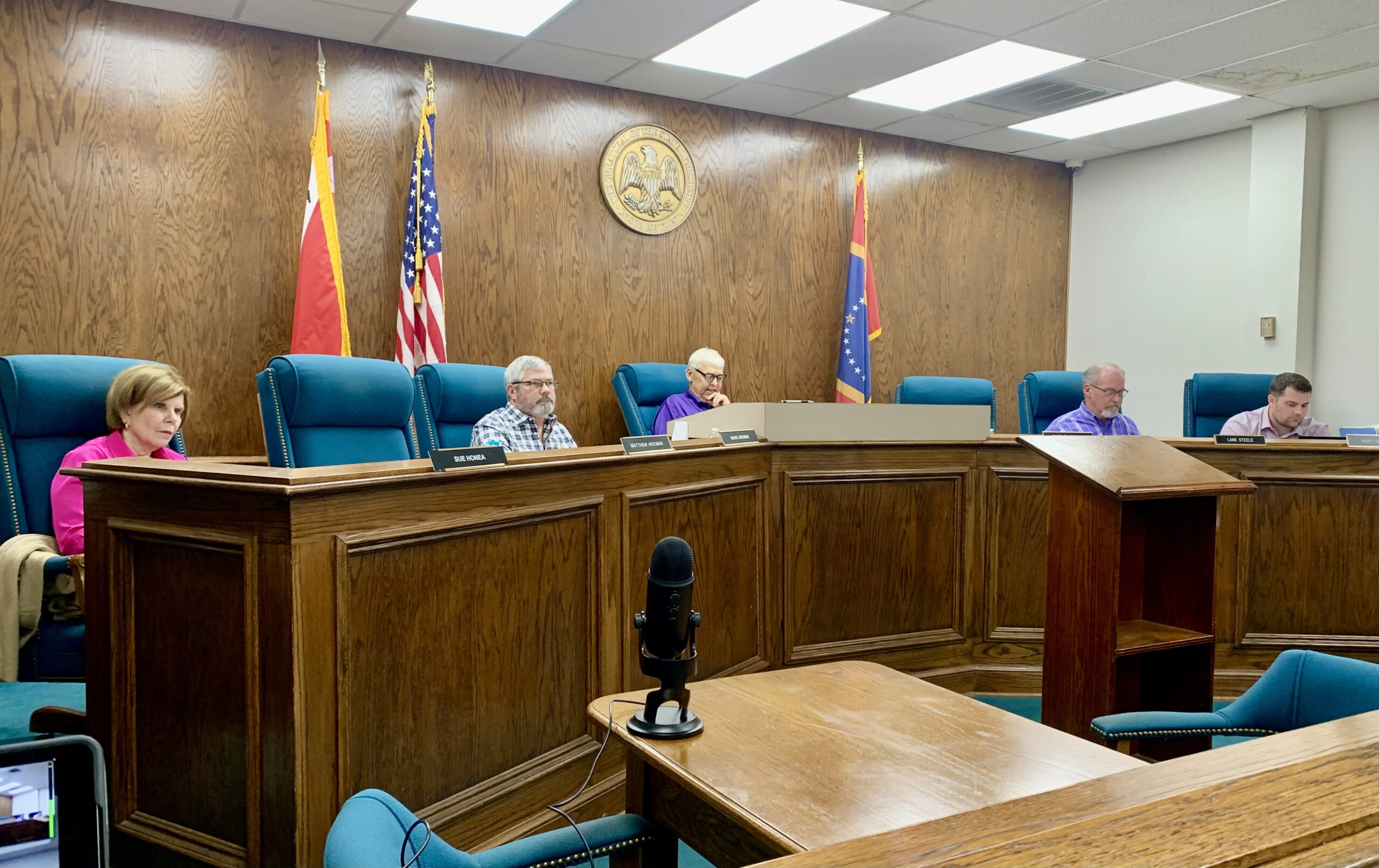 Tennis Court Screens to be Replaced - MageeNews.com