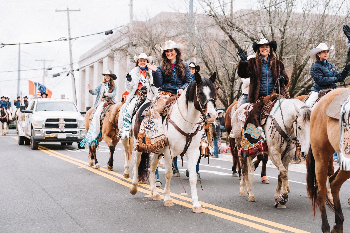 Miss Mississippi Emmie Perkins Presents 2023 Dixie National Parade ...
