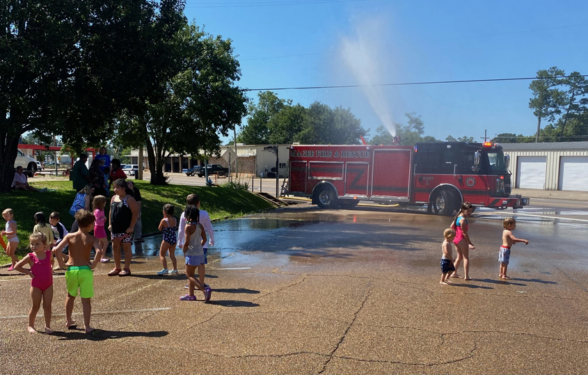 Magee Library Celebrates the First Day of Summer - MageeNews.com