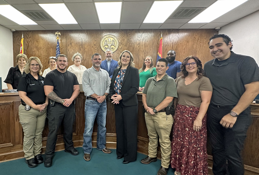 Tracey Seghini Sworn In as City Municipal Judge - MageeNews.com
