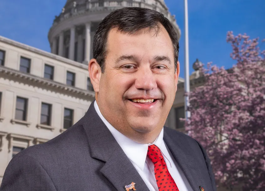 Senate Bill 1395 includes a $6,000 Teacher Pay Raise - MageeNews.com